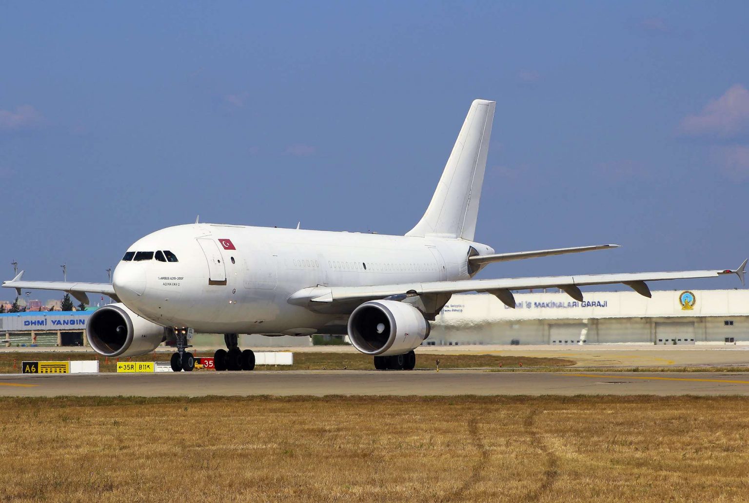 Fly Lili (România) se pregătește pentru debutul operațiunilor aeriene