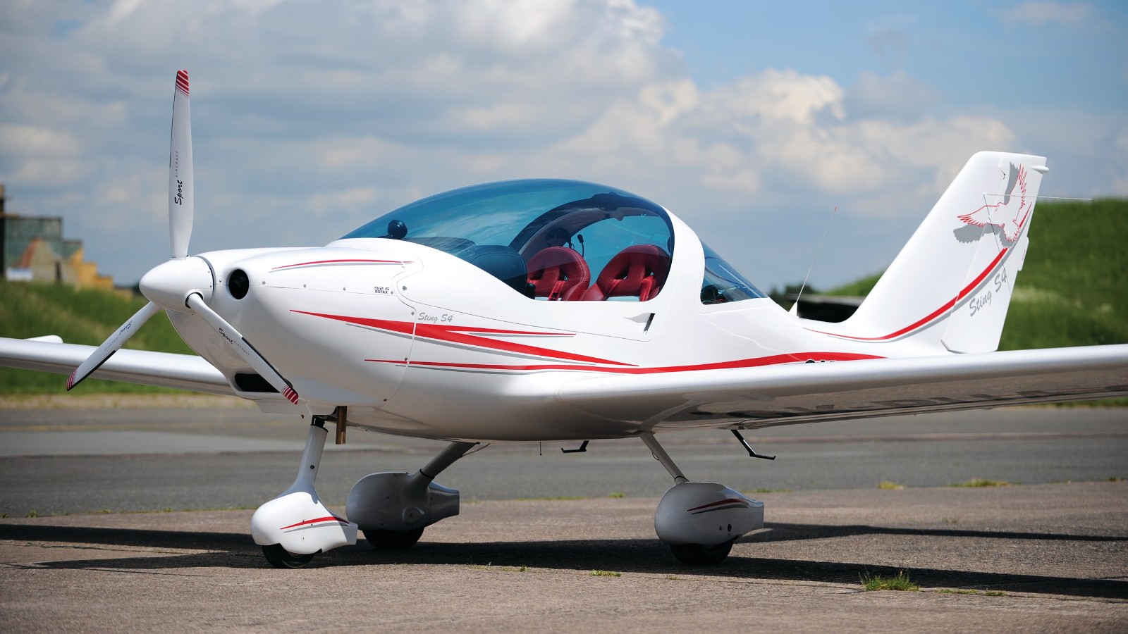 Un avion de mici dimensiuni s-ar fi prăbușit luni în județul Bacău