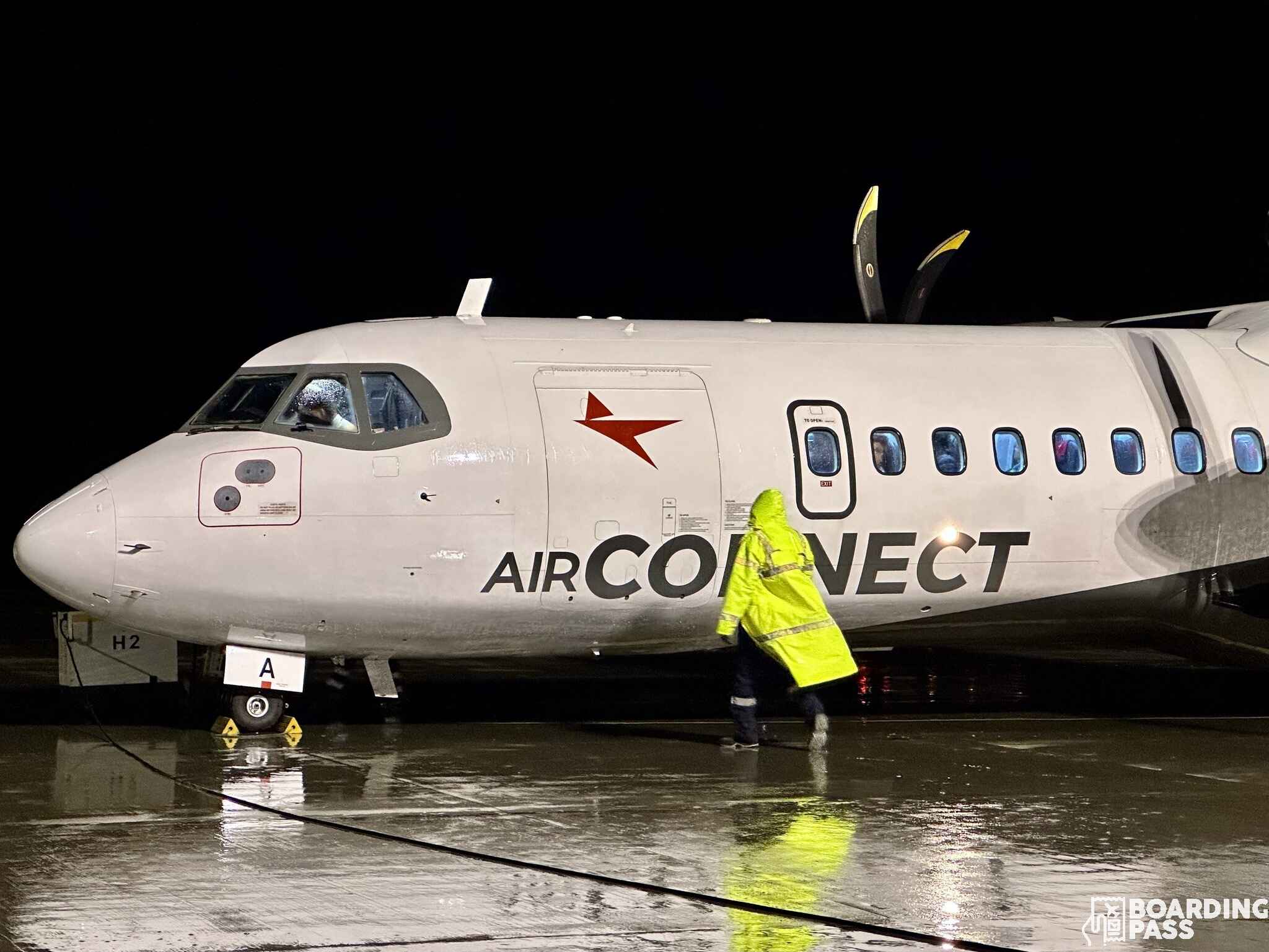 Unul dintre acționarii AirConnect a cerut insolvența companiei aeriene