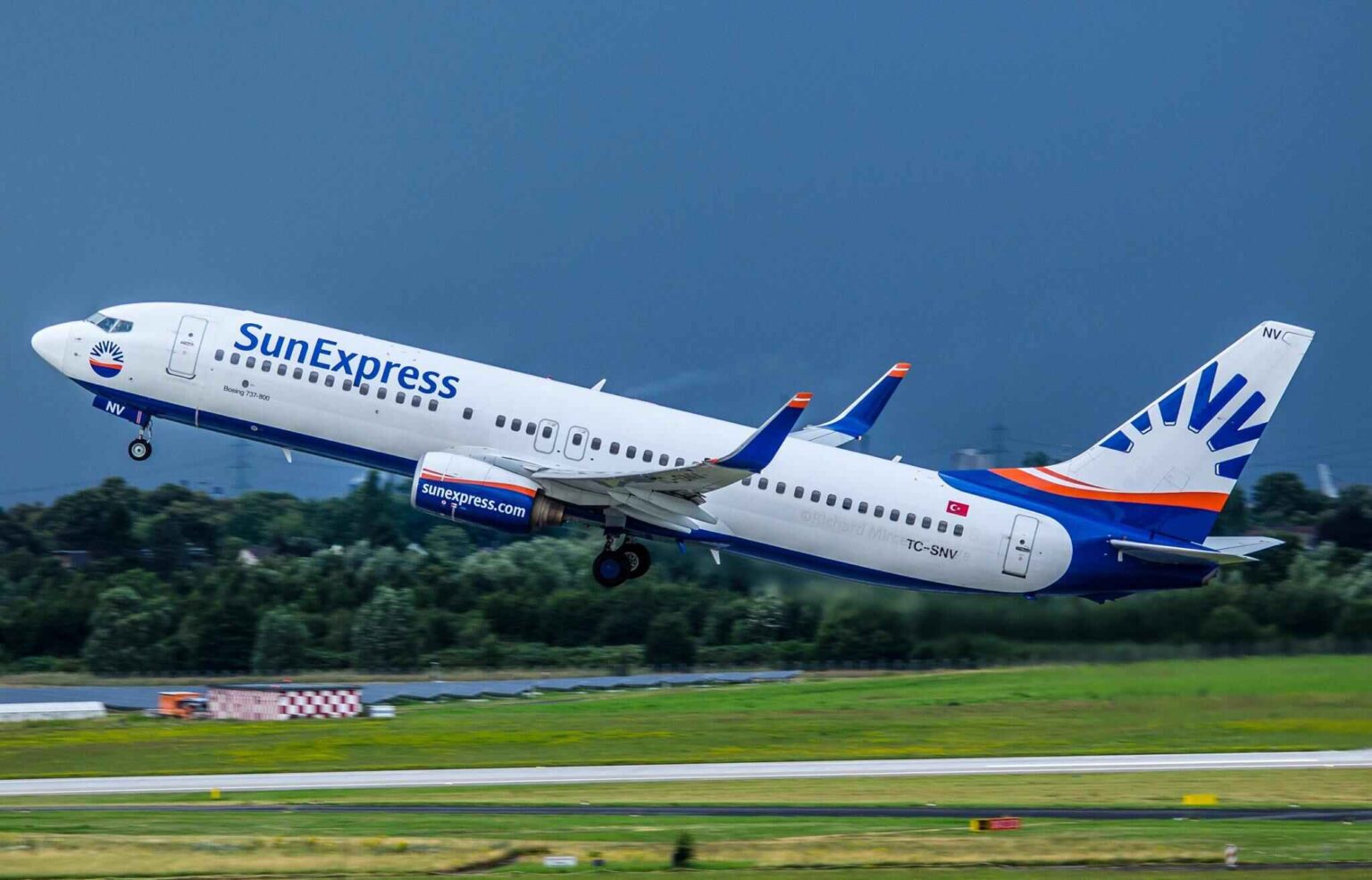 SunExpress va relua zborurile regulate dintre București și Antalya în 2024