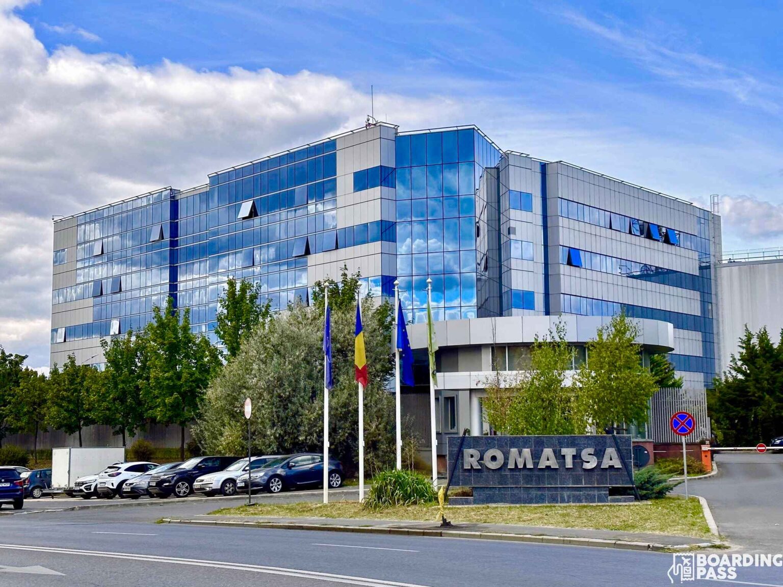 De ce trebuie să plătească aeroportul Brașov facturi emise de ROMATSA