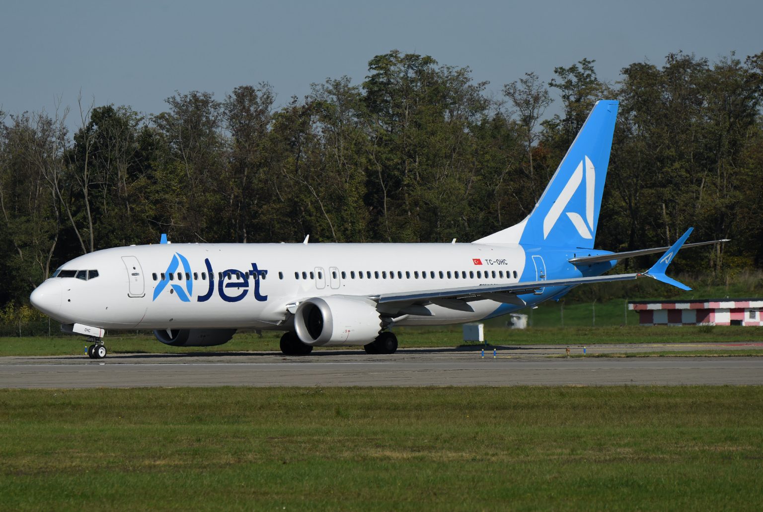 AJet, subsidiară Turkish Airlines, lansează două noi rute spre România