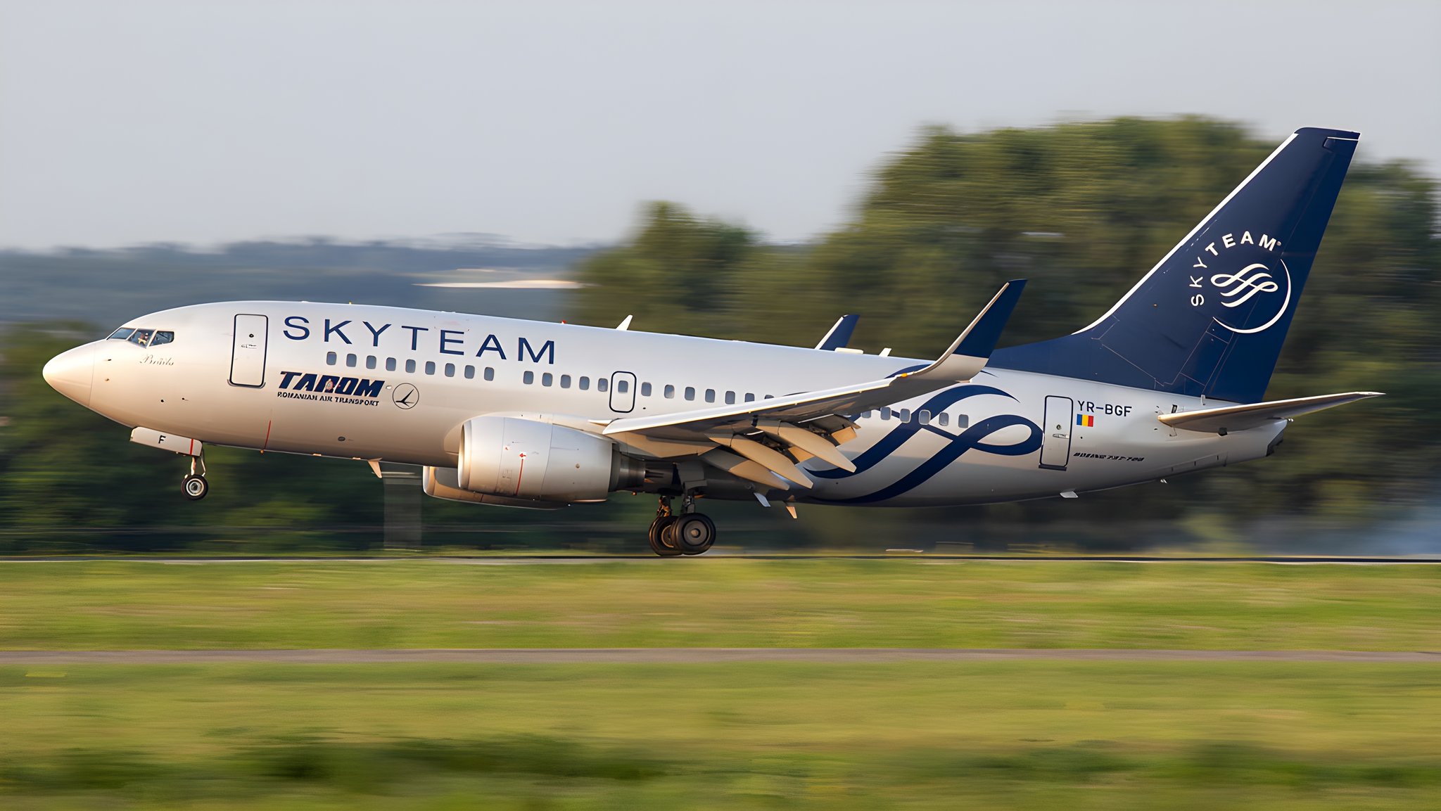 Primul din cele patru Boeinguri 737-700NG a părăsit flota TAROM